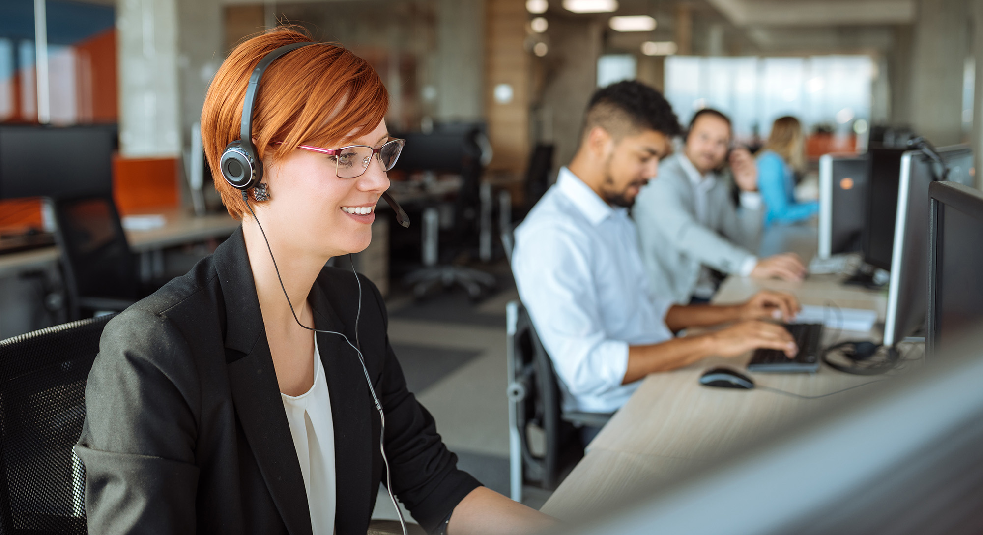 Choosing a Help Desk: Dedicated vs. a Shared Services Model - Auxis
